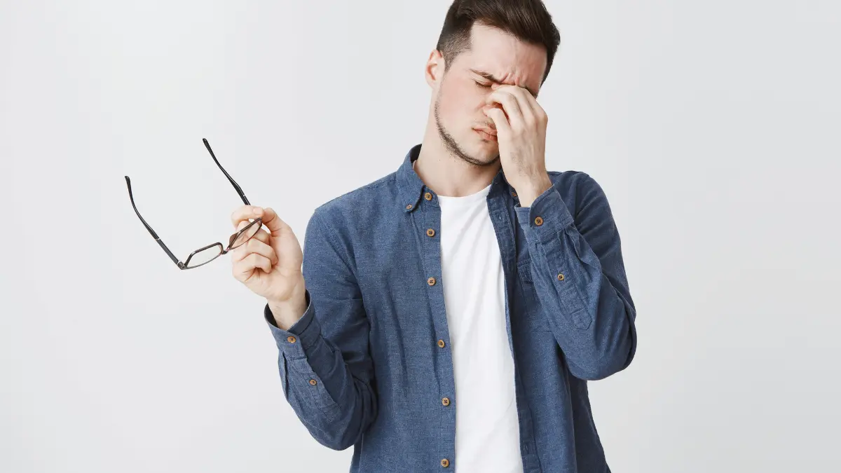 Understanding Eye Pain and Sensitivity to Light: Symptoms, Causes, and ...