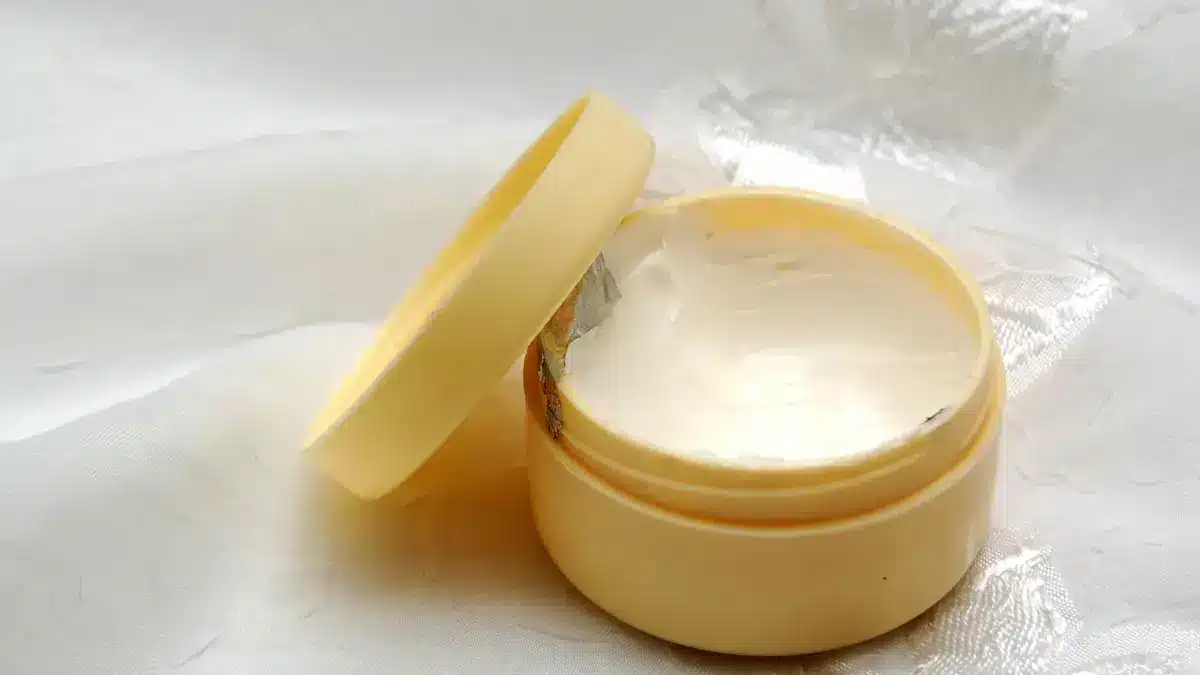 How Does Estrogen Cream Help the Bladder? Know the Truth